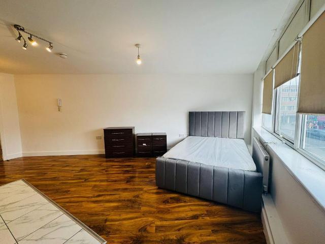 Studio to rent
