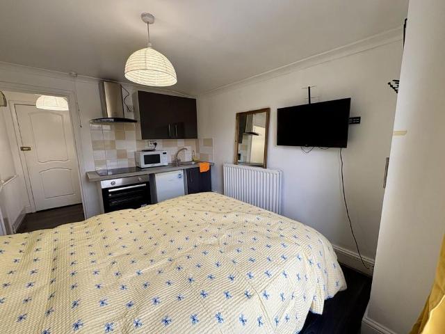 Studio to rent