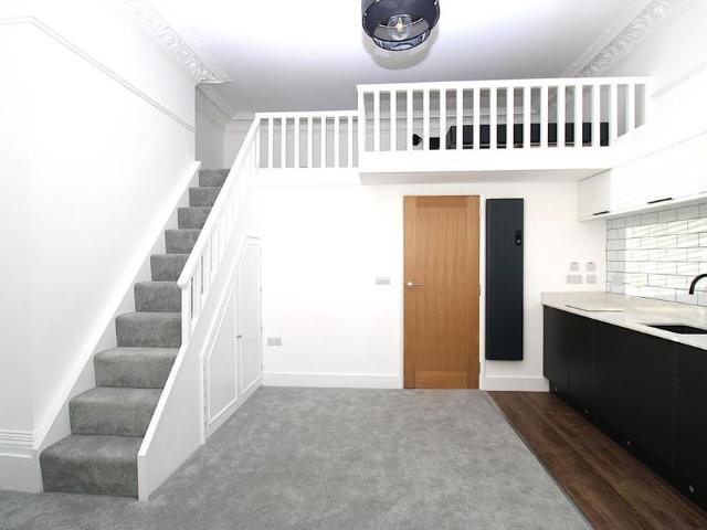 Studio to rent