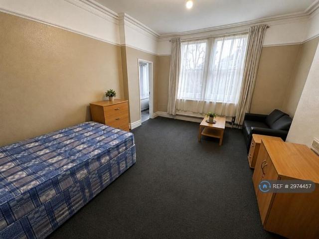 Studio to rent