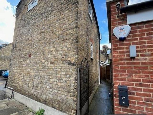 Studio to rent