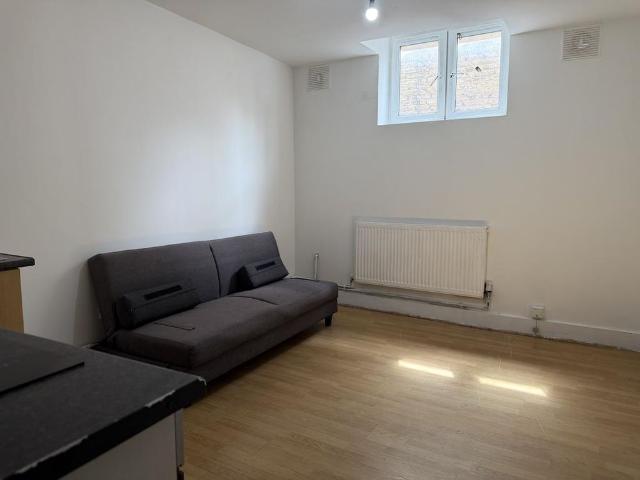 Studio to rent