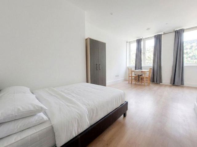Studio to rent