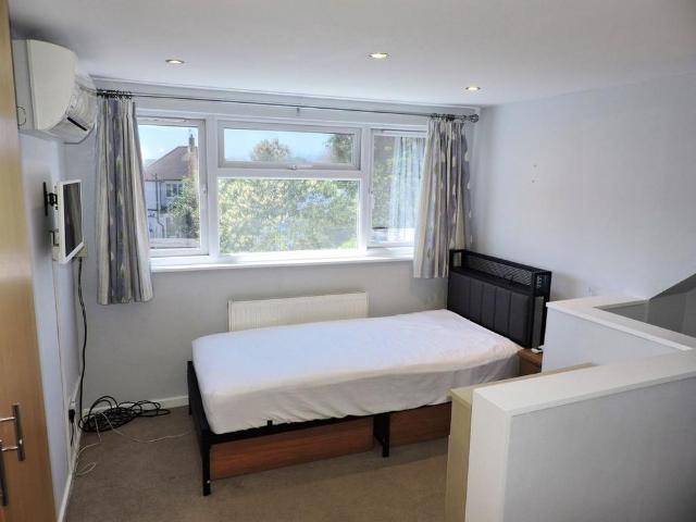 Studio to rent