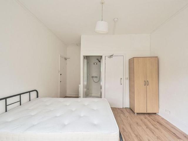 Studio to rent