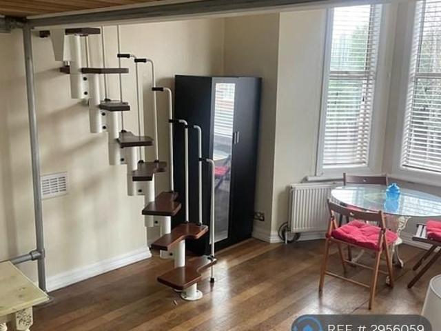 Studio to rent