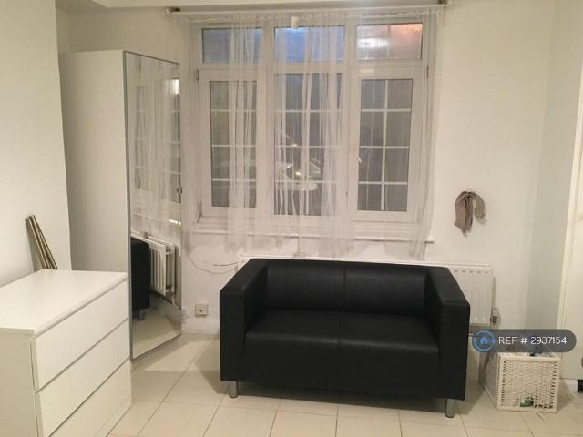 Studio to rent