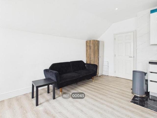Studio to rent