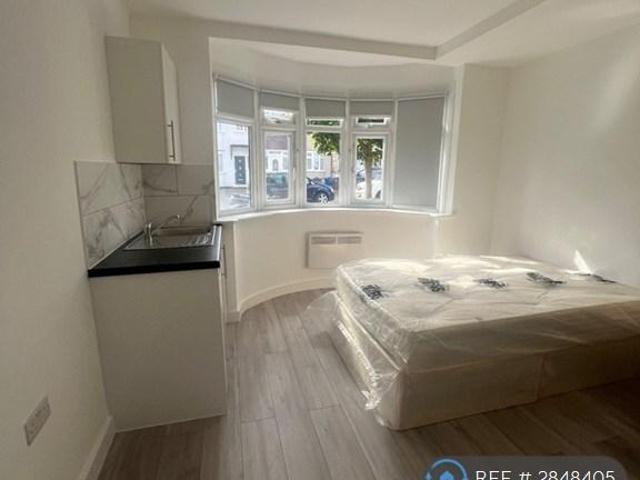 Studio to rent