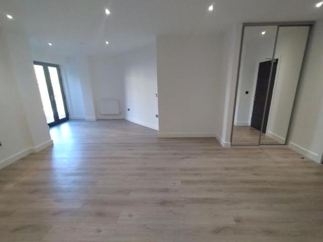 Studio to rent