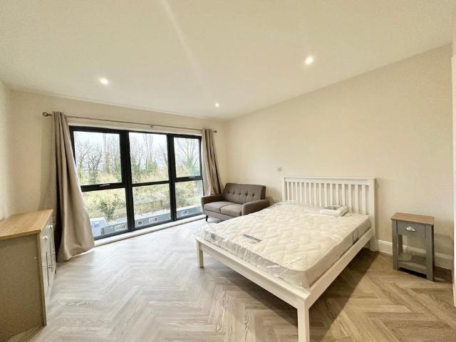 Studio to rent
