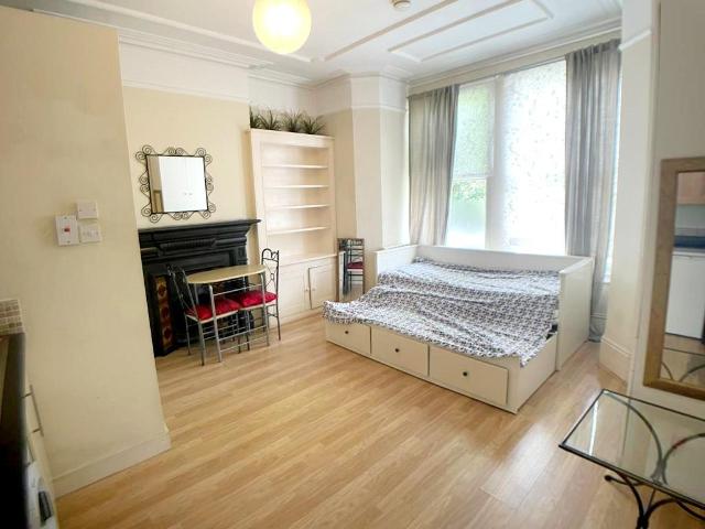 Studio to rent