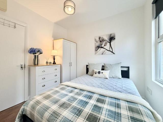 Studio to rent
