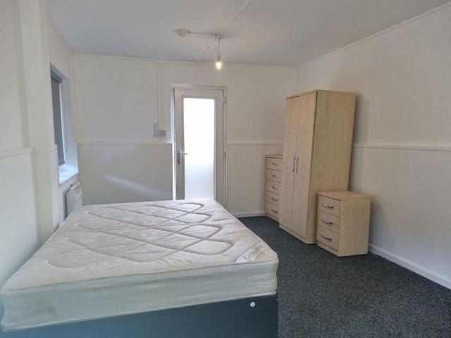Studio to rent
