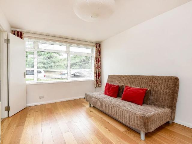 Studio to rent