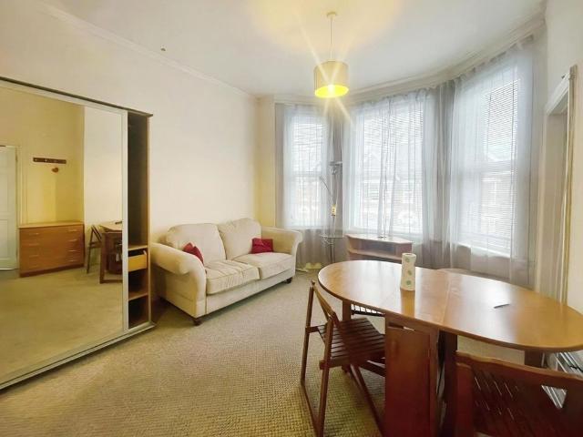 Studio to rent