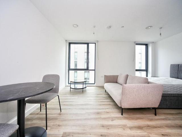 Studio to rent