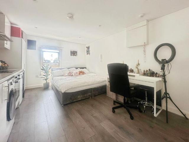Studio to rent