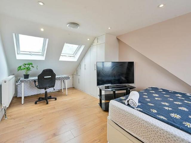 Studio to rent