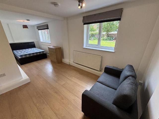 Studio to rent