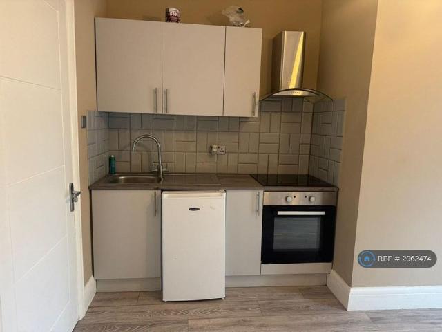 Studio to rent
