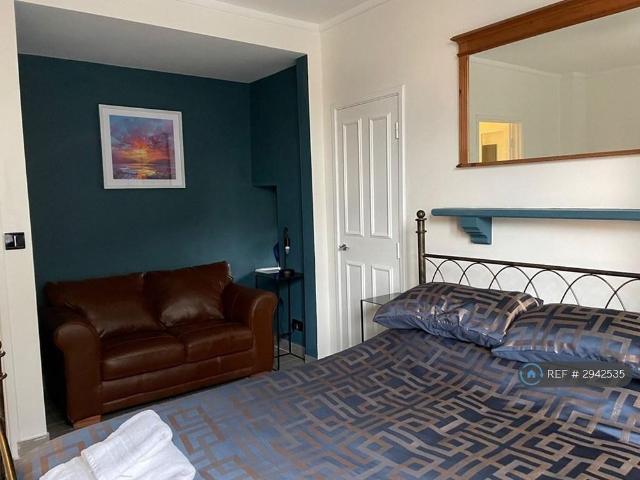 Studio to rent