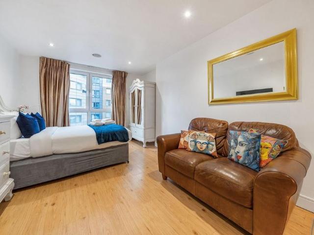 Studio to rent