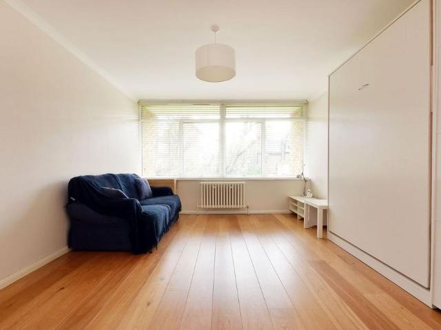 Studio to rent
