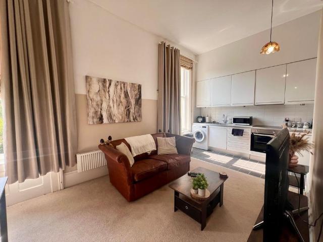 Studio to rent
