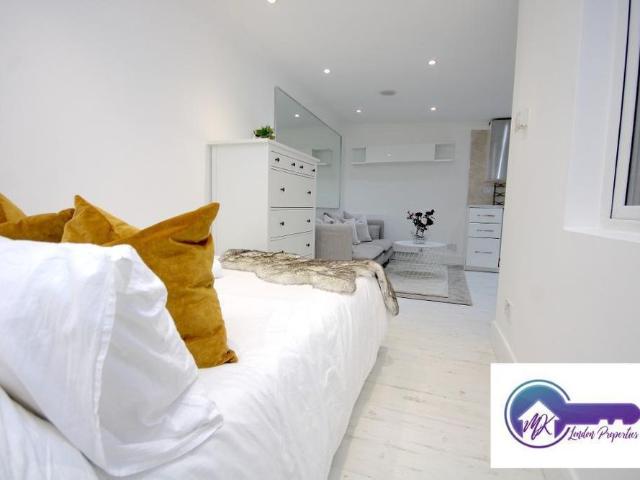 Studio to rent
