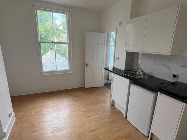 Studio to rent
