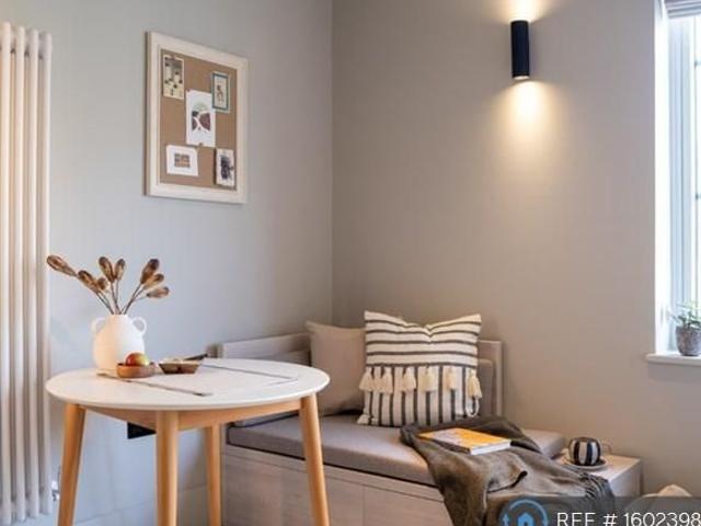 Studio to rent