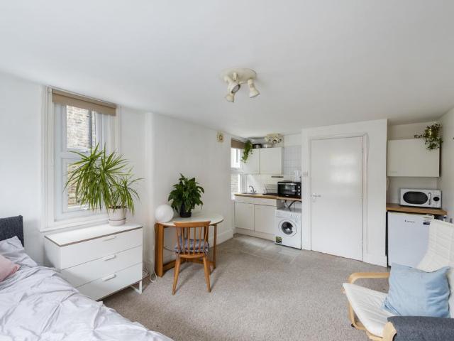 Studio to rent