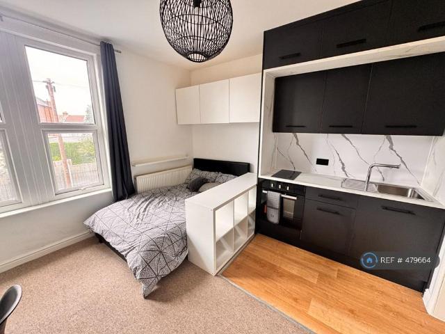 Studio to rent