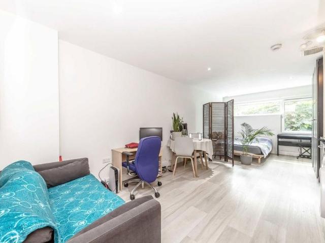 Studio to rent