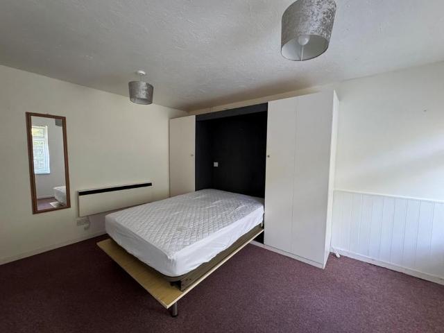 Studio to rent