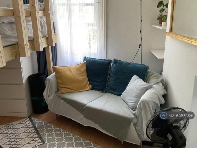 Studio to rent