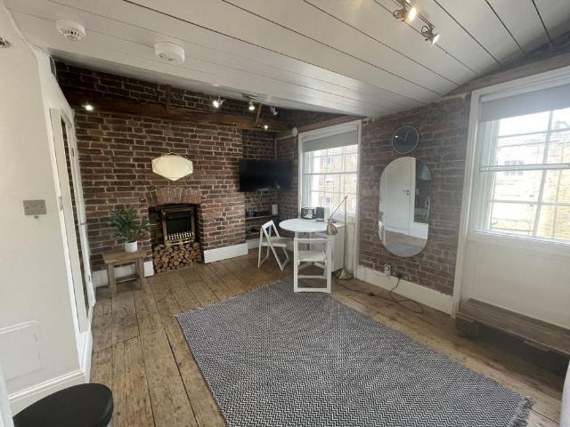 Studio to rent