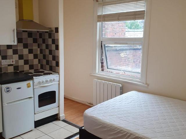 Studio to rent
