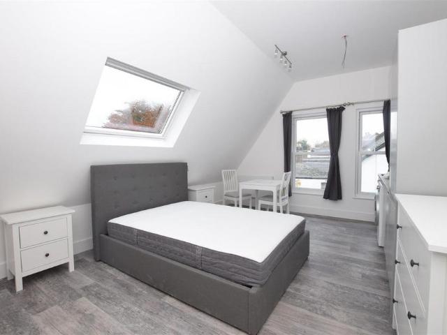 Studio to rent