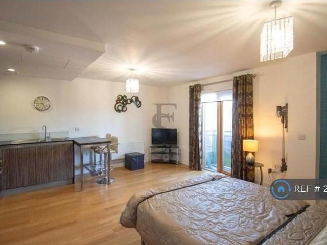 Studio to rent