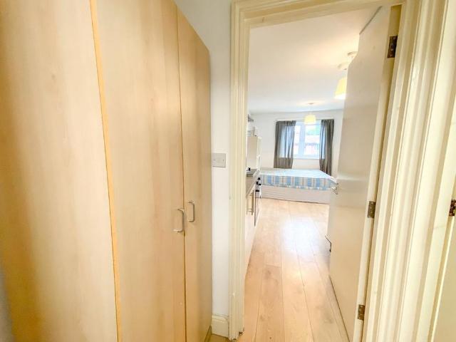 Studio to rent