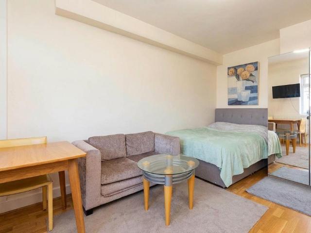 Studio to rent
