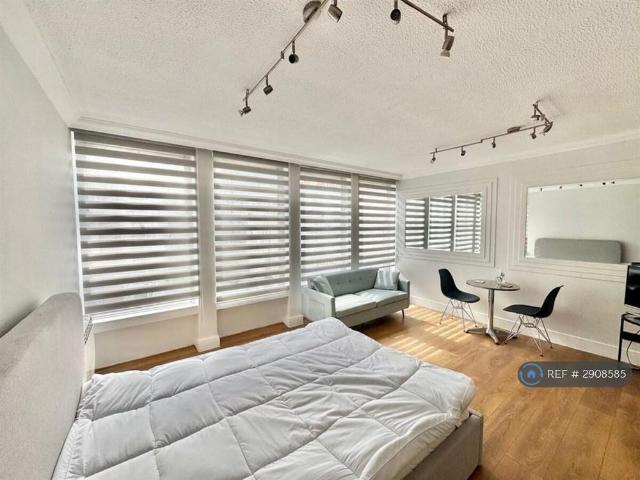 Studio to rent