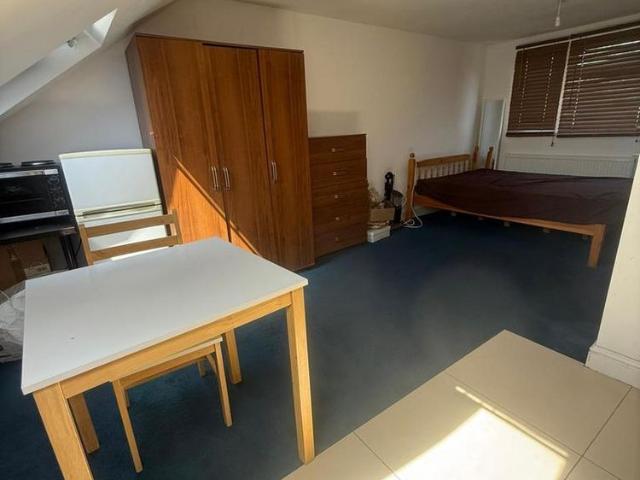 Studio to rent