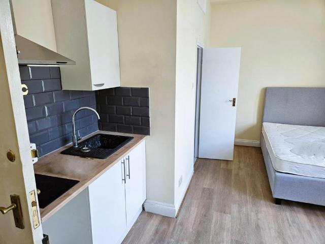 Studio to rent