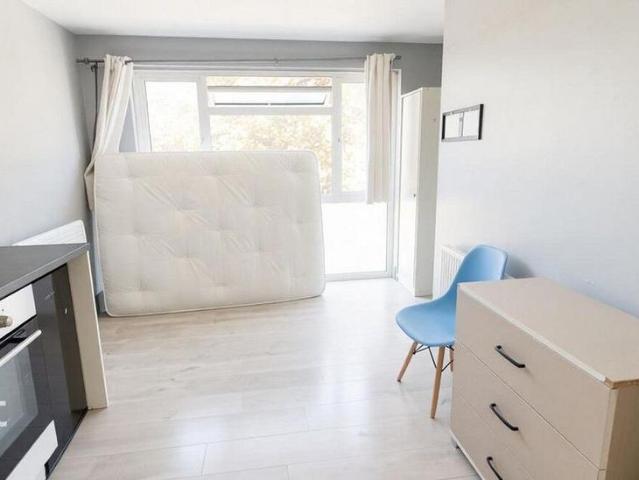 Studio to rent