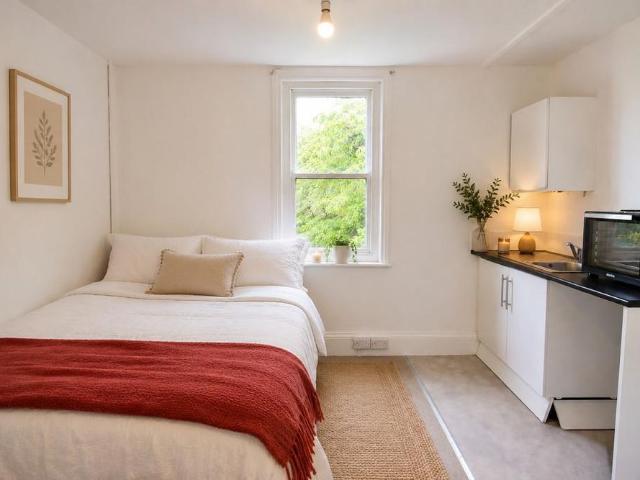 Studio to rent