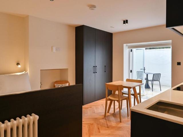 Studio to rent