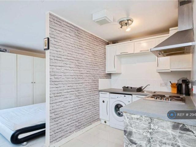Studio to rent